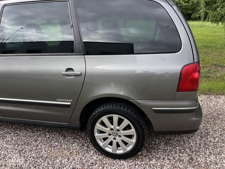 Volkswagen Sharan 2008 Alīta, ar dzinēja tilpumu 1.90 L un nobraukumu 370 tūkst. km par 2750 €, foto 9 vietnē AUTOMOTO.COM.LV