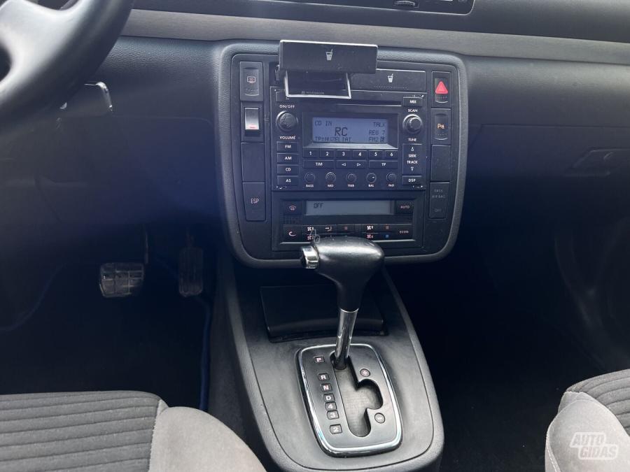 Volkswagen Sharan 2008 Alīta, ar dzinēja tilpumu 1.90 L un nobraukumu 370 tūkst. km par 2750 €, foto 17 vietnē AUTOMOTO.COM.LV