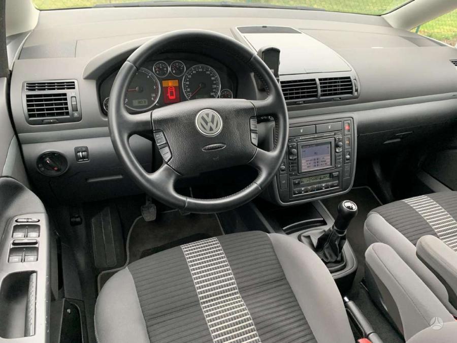Volkswagen Sharan 2009 Kėdainiai, ar dzinēja tilpumu 1.97 L un nobraukumu 244 tūkst. km par 4399 €, foto 13 vietnē AUTOMOTO.COM.LV