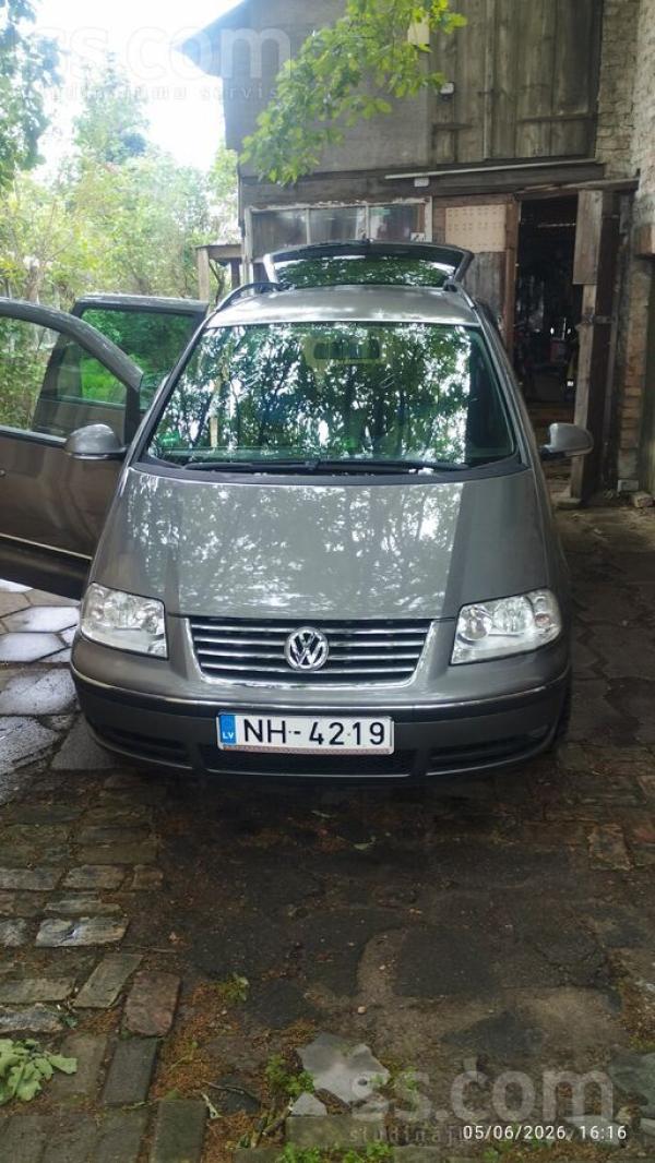 Volkswagen Sharan 2010 in Riga, with an engine capacity of 2.00 L and mileage of 120 thousand km for 4500 €, photo 9 on AUTOMOTO.COM.LV