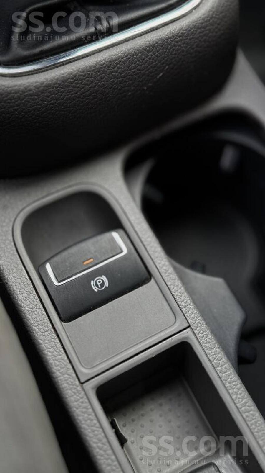 Volkswagen Sharan 2010 Rīga, ar dzinēja tilpumu 2.00 L un nobraukumu 292 tūkst. km par 6150 €, foto 26 vietnē AUTOMOTO.COM.LV