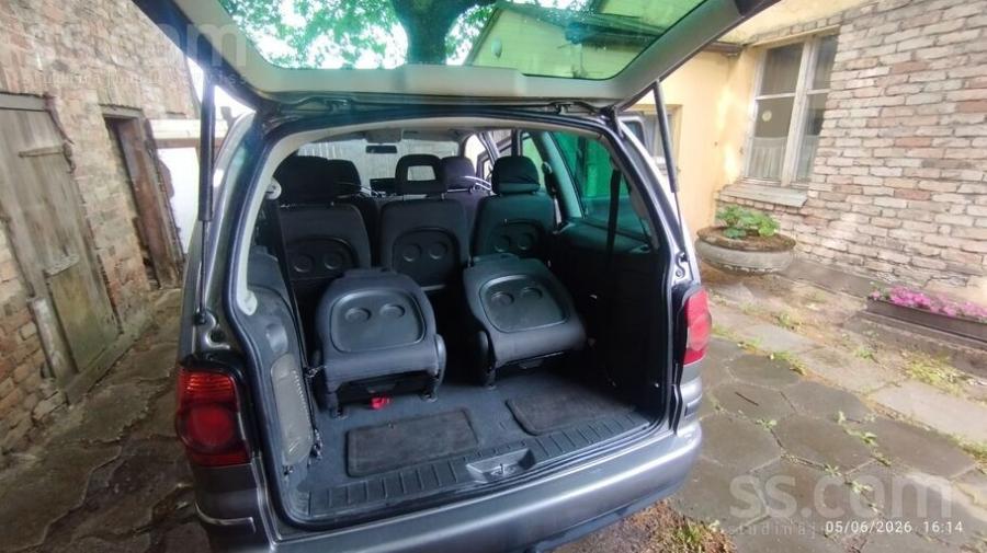 Volkswagen Sharan 2010 in Riga, with an engine capacity of 2.00 L and mileage of 120 thousand km for 4500 €, photo 5 on AUTOMOTO.COM.LV