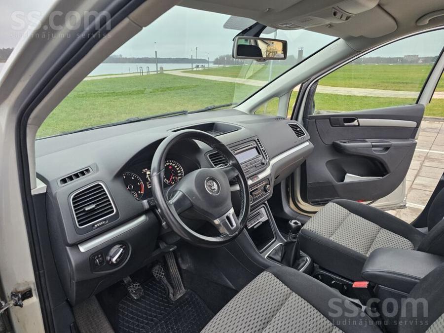 Volkswagen Sharan 2011 Rīga, ar dzinēja tilpumu 2.00 L un nobraukumu 361 tūkst. km par 4650 €, foto 23 vietnē AUTOMOTO.COM.LV