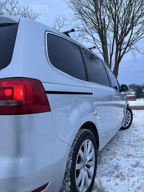 Volkswagen Sharan 2011 in Tukums, with an engine capacity of 2.00 L and mileage of 385 thousand km for 6888 €, photo 7 on AUTOMOTO.COM.LV