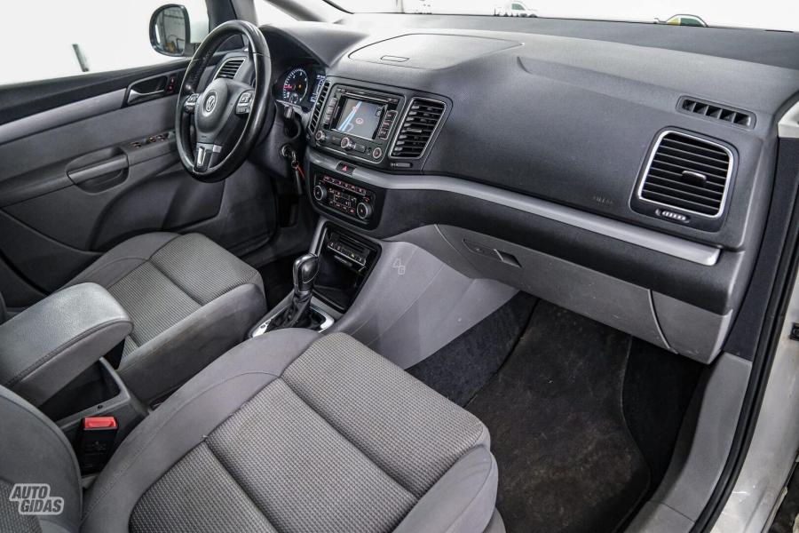 Volkswagen Sharan 2011 in Kaunas, with an engine capacity of 2.00 L and mileage of 282 thousand km for 8890 €, photo 12 on AUTOMOTO.COM.LV