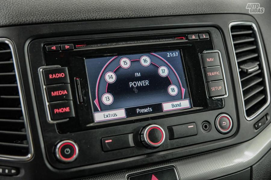 Volkswagen Sharan 2011 in Kaunas, with an engine capacity of 2.00 L and mileage of 282 thousand km for 8890 €, photo 20 on AUTOMOTO.COM.LV