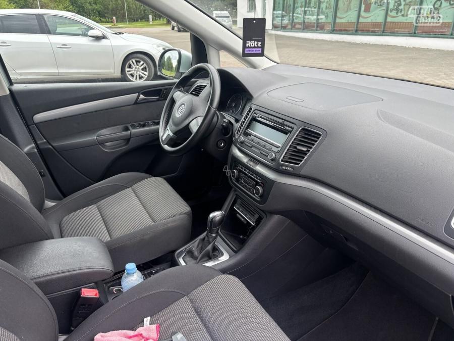 Volkswagen Sharan 2011 in Panevezys, with an engine capacity of 2.00 L and mileage of 273 thousand km for 6950 €, photo 9 on AUTOMOTO.COM.LV