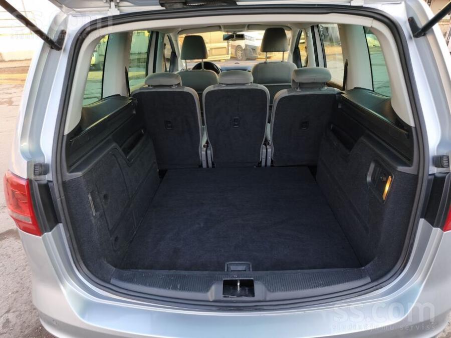 Volkswagen Sharan 2011 in Cesis, with an engine capacity of 2.00 L and mileage of 0 thousand km for 6950 €, photo 16 on AUTOMOTO.COM.LV