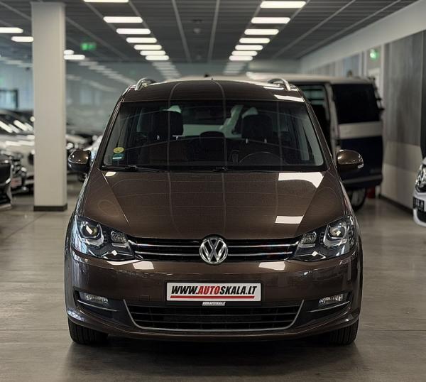 Volkswagen Sharan 2012 in Klaipeda, with an engine capacity of 1.97 L and mileage of 276 thousand km for 11900 €, photo 4 on AUTOMOTO.COM.LV