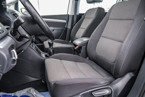 Volkswagen Sharan 2012 in Kaunas, with an engine capacity of 2.00 L and mileage of 299 thousand km for 7990 €, photo 6 on AUTOMOTO.COM.LV