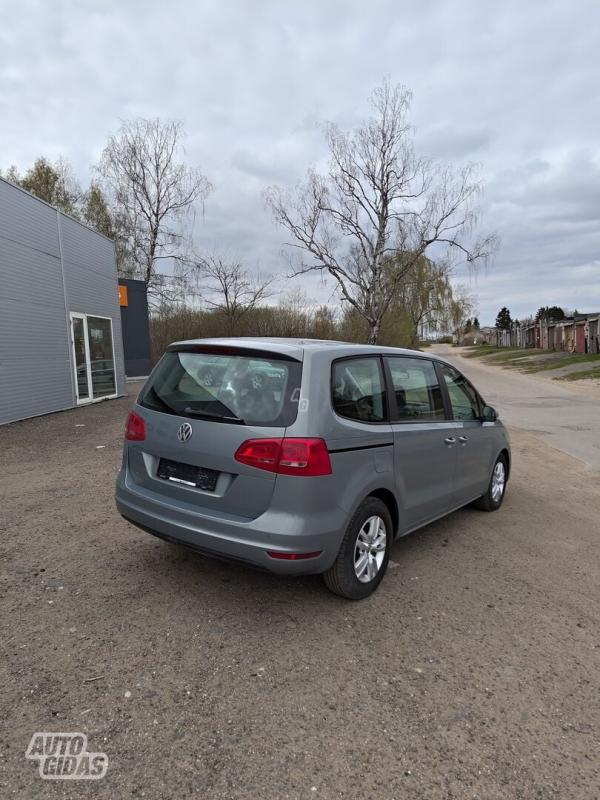 Volkswagen Sharan 2012 in Utena, with an engine capacity of 2.00 L and mileage of 195 thousand km for 7500 €, photo 4 on AUTOMOTO.COM.LV