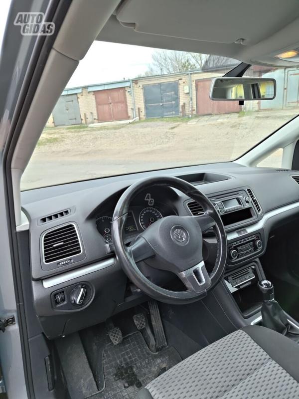 Volkswagen Sharan 2012 in Utena, with an engine capacity of 2.00 L and mileage of 195 thousand km for 7500 €, photo 7 on AUTOMOTO.COM.LV