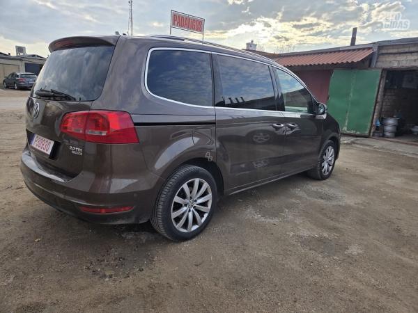 Volkswagen Sharan 2013 in Jonava, with an engine capacity of 2.00 L and mileage of 295 thousand km for 7999 €, photo 3 on AUTOMOTO.COM.LV
