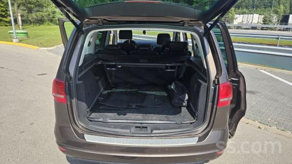 Volkswagen Sharan 2013 Rīga, ar dzinēja tilpumu 2.00 L un nobraukumu 339 tūkst. km par 7500 €, foto 5 vietnē AUTOMOTO.COM.LV