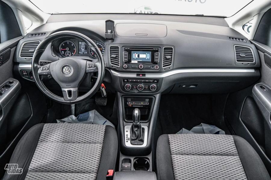 Volkswagen Sharan 2014 in Kaunas, with an engine capacity of 2.00 L and mileage of 273 thousand km for 9990 €, photo 9 on AUTOMOTO.COM.LV