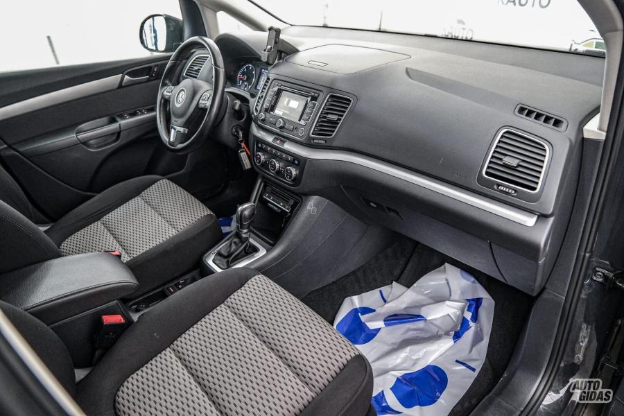 Volkswagen Sharan 2014 in Kaunas, with an engine capacity of 2.00 L and mileage of 273 thousand km for 9990 €, photo 11 on AUTOMOTO.COM.LV