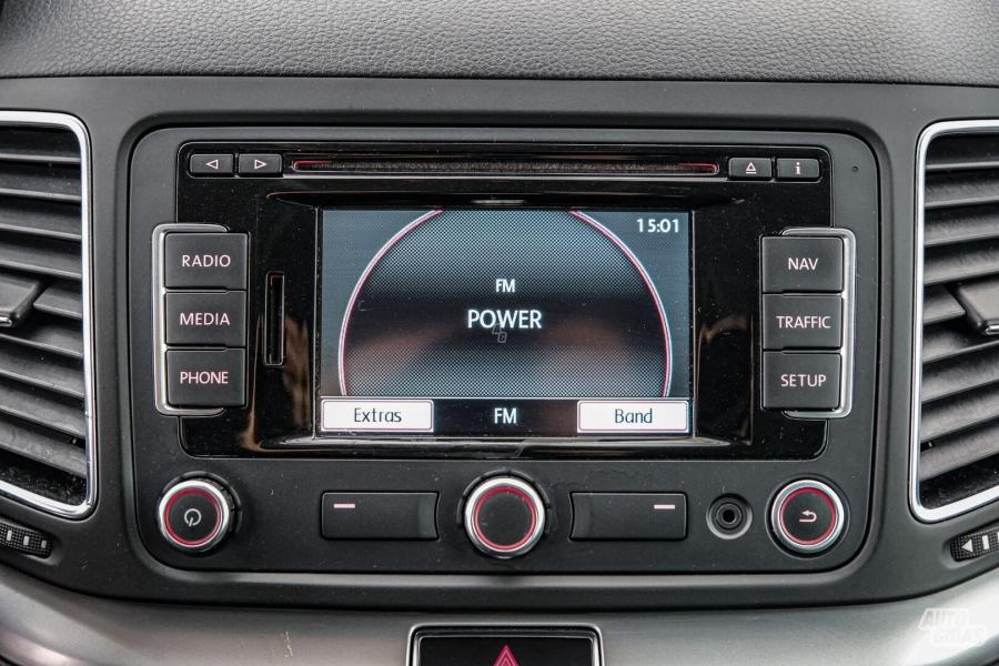 Volkswagen Sharan 2014 in Kaunas, with an engine capacity of 2.00 L and mileage of 273 thousand km for 9990 €, photo 18 on AUTOMOTO.COM.LV