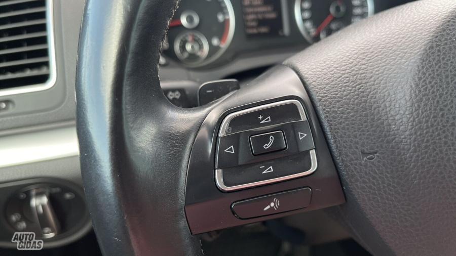 Volkswagen Sharan 2014 in Marijampole, with an engine capacity of 2.00 L and mileage of 290 thousand km for 9990 €, photo 15 on AUTOMOTO.COM.LV