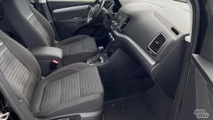 Volkswagen Sharan 2014 in Marijampole, with an engine capacity of 2.00 L and mileage of 290 thousand km for 9990 €, photo 19 on AUTOMOTO.COM.LV
