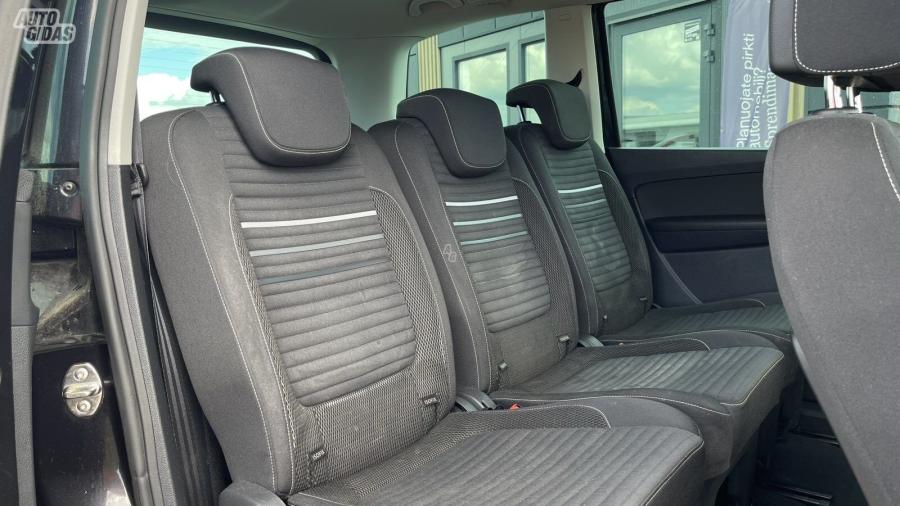 Volkswagen Sharan 2014 in Marijampole, with an engine capacity of 2.00 L and mileage of 290 thousand km for 9990 €, photo 26 on AUTOMOTO.COM.LV