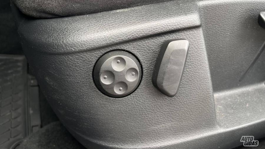 Volkswagen Sharan 2014 in Marijampole, with an engine capacity of 2.00 L and mileage of 290 thousand km for 9990 €, photo 27 on AUTOMOTO.COM.LV
