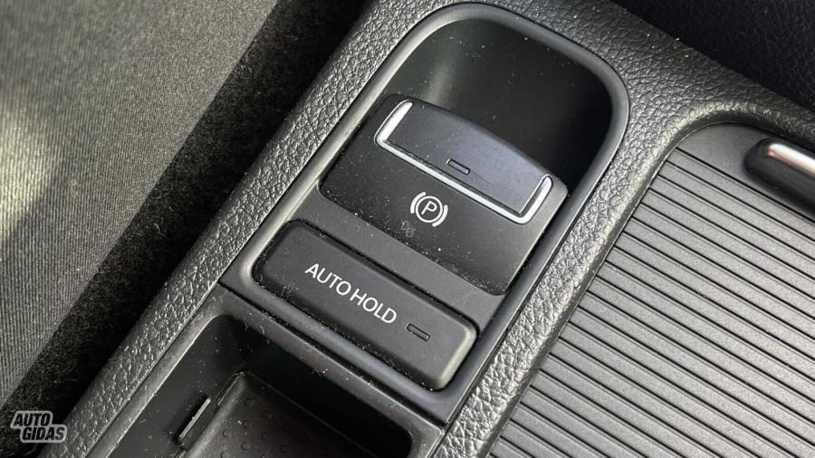 Volkswagen Sharan 2014 in Marijampole, with an engine capacity of 2.00 L and mileage of 290 thousand km for 9990 €, photo 33 on AUTOMOTO.COM.LV