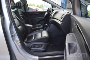 Volkswagen Sharan 2017 in Riga, with an engine capacity of 2.00 L and mileage of 239 thousand km for 15850 €, photo 11 on AUTOMOTO.COM.LV