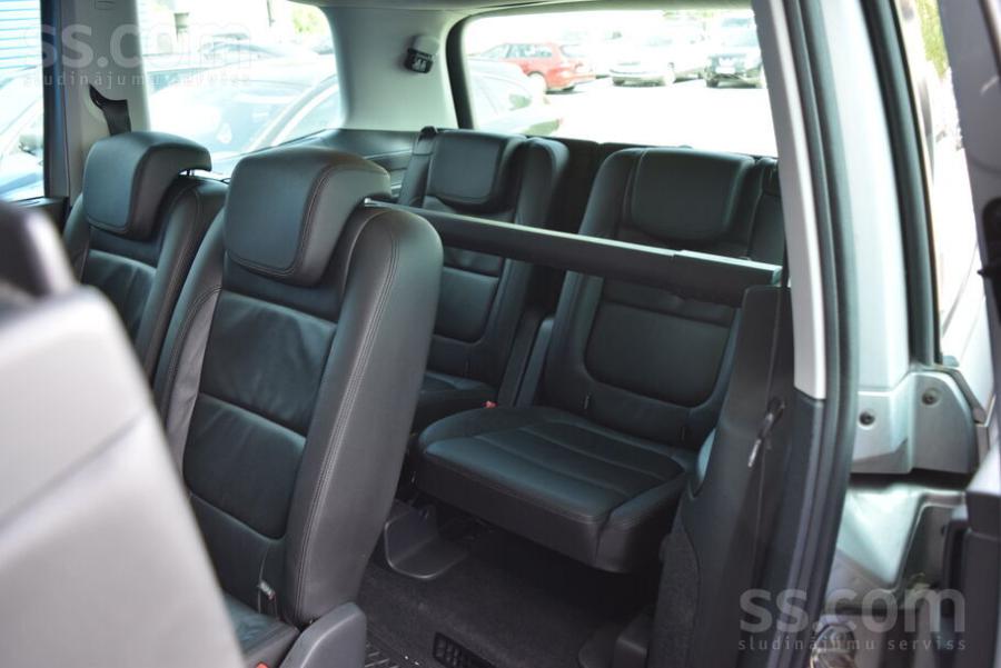 Volkswagen Sharan 2017 in Riga, with an engine capacity of 2.00 L and mileage of 239 thousand km for 15850 €, photo 13 on AUTOMOTO.COM.LV