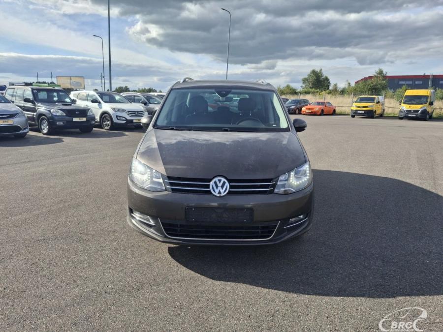 Volkswagen Sharan 2017 in Vilnius, with an engine capacity of 1.97 L and mileage of 248 thousand km for 13500 €, photo 3 on AUTOMOTO.COM.LV