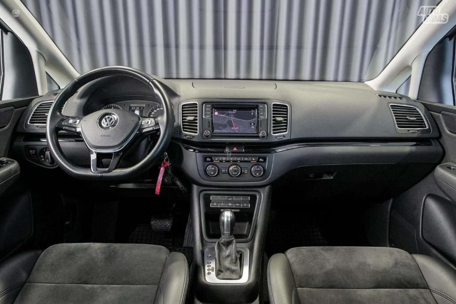 Volkswagen Sharan 2019 Marijampole, ar dzinēja tilpumu 2.00 L un nobraukumu 300 tūkst. km par 13650 €, foto 16 vietnē AUTOMOTO.COM.LV