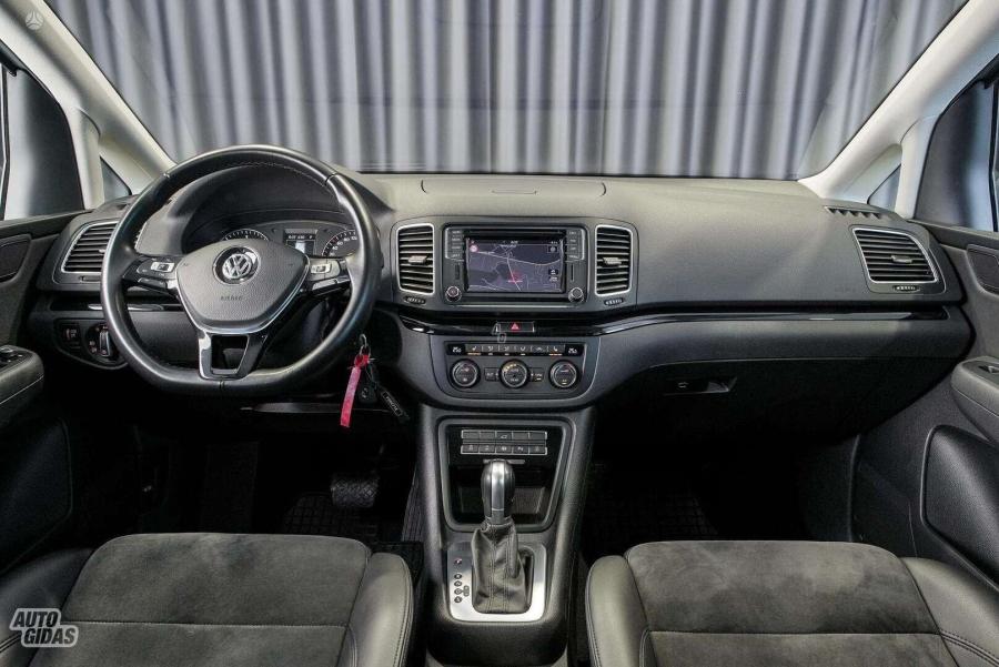 Volkswagen Sharan 2019 Marijampole, ar dzinēja tilpumu 2.00 L un nobraukumu 300 tūkst. km par 12750 €, foto 17 vietnē AUTOMOTO.COM.LV