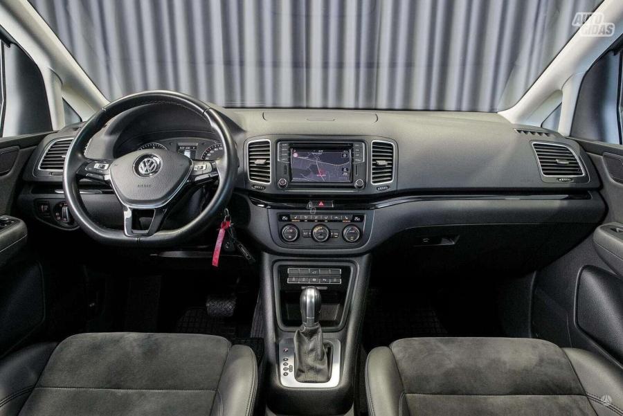 Volkswagen Sharan 2019 Marijampole, ar dzinēja tilpumu 2.00 L un nobraukumu 300 tūkst. km par 12750 €, foto 17 vietnē AUTOMOTO.COM.LV