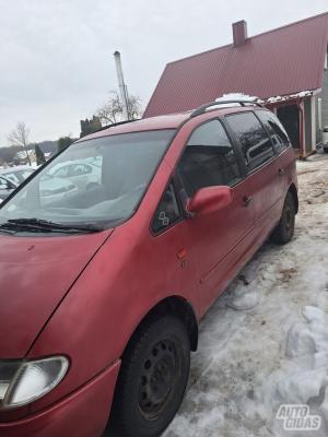Sarkans Volkswagen Sharan 1997 Raseiniai, ar dzinēja tilpumu 2.00 L un nobraukumu 287 tūkst. km par 620 €, foto  vietnē AUTOMOTO.COM.LV