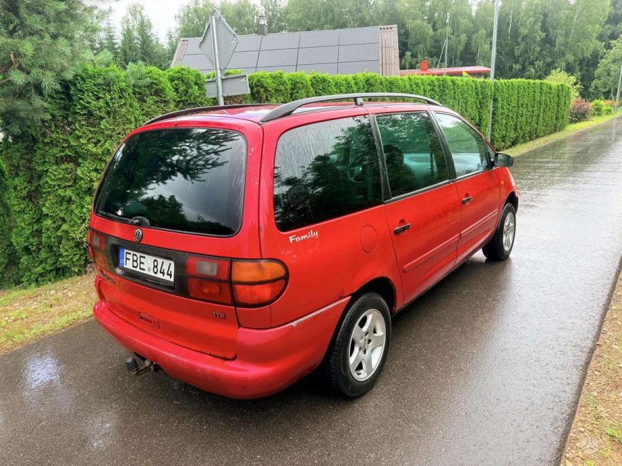 Красный Фольксваген Шаран 1999 в Каунас, объемом двигателя 1.90 л и пробегом 439 тыс. км за 650 €, фото 5 на AUTOMOTO.COM.LV