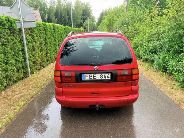 Red Volkswagen Sharan 1999 in Kaunas, with an engine capacity of 1.90 L and mileage of 439 thousand km for 650 €, photo 5 on AUTOMOTO.COM.LV