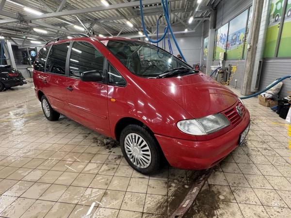 Sarkans Volkswagen Sharan 2000 Viļņa, ar dzinēja tilpumu 1.90 L un nobraukumu 399 tūkst. km par 1200 €, foto 3 vietnē AUTOMOTO.COM.LV