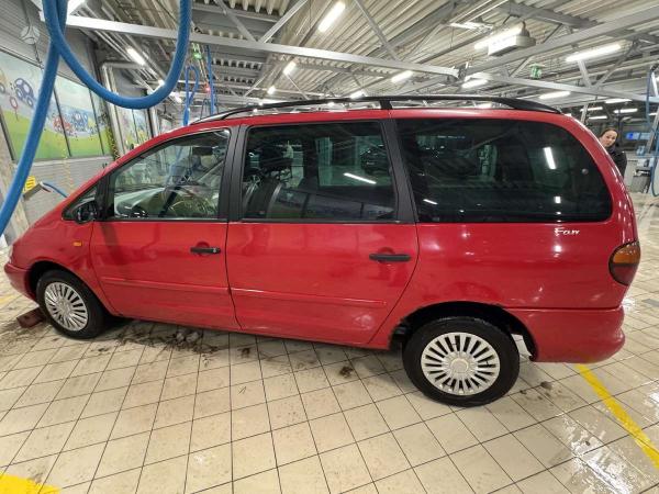 Sarkans Volkswagen Sharan 2000 Viļņa, ar dzinēja tilpumu 1.90 L un nobraukumu 399 tūkst. km par 1200 €, foto 7 vietnē AUTOMOTO.COM.LV
