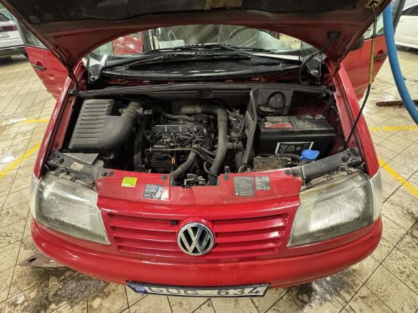 Sarkans Volkswagen Sharan 2000 Viļņa, ar dzinēja tilpumu 1.90 L un nobraukumu 399 tūkst. km par 1200 €, foto 9 vietnē AUTOMOTO.COM.LV