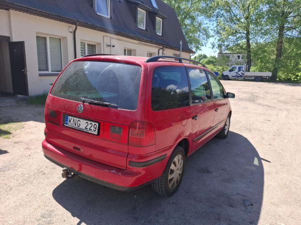 Sarkans Volkswagen Sharan 2001 Viļņa, ar dzinēja tilpumu 1.90 L un nobraukumu 307 tūkst. km par 900 €, foto 2 vietnē AUTOMOTO.COM.LV