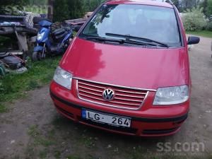 Sarkans Volkswagen Sharan 2004 Rēzekne, ar dzinēja tilpumu 1.90 L un nobraukumu 339 tūkst. km par 1000 €, foto  vietnē AUTOMOTO.COM.LV