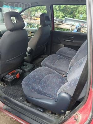 Sarkans Volkswagen Sharan 2004 Rēzekne, ar dzinēja tilpumu 1.90 L un nobraukumu 339 tūkst. km par 1000 €, foto 8 vietnē AUTOMOTO.COM.LV