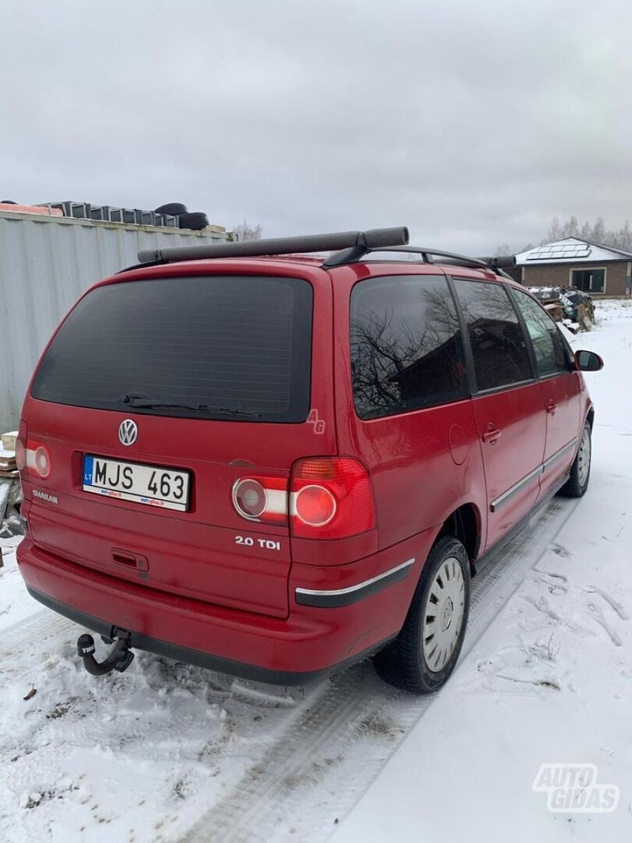 Red Volkswagen Sharan 2006 in Vilnius, with an engine capacity of 2.00 L and mileage of 347 thousand km for 2500 €, photo 4 on AUTOMOTO.COM.LV