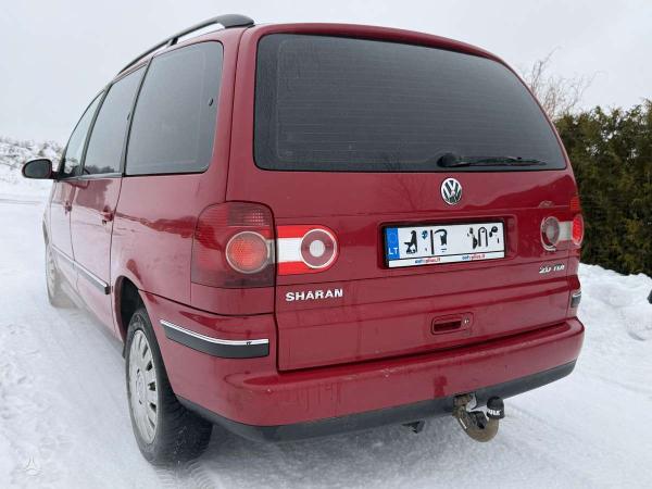 Red Volkswagen Sharan 2006 in Vilnius, with an engine capacity of 1.97 L and mileage of 348 thousand km for 2500 €, photo 8 on AUTOMOTO.COM.LV