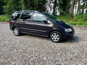 Red Volkswagen Sharan 2006 in Vilnius, with an engine capacity of 1.90 L and mileage of 421 thousand km for 2200 €, photo 6 on AUTOMOTO.COM.LV