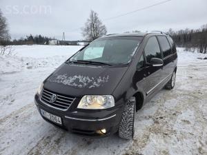 Red Volkswagen Sharan 2007 in Riga, with an engine capacity of 2.00 L and mileage of 306 thousand km for 2650 €, photo 6 on AUTOMOTO.COM.LV