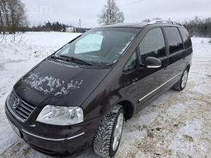 Red Volkswagen Sharan 2007 in Riga, with an engine capacity of 2.00 L and mileage of 306 thousand km for 2650 €, photo 8 on AUTOMOTO.COM.LV