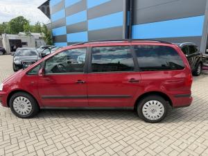 Sarkans Volkswagen Sharan 2007 Rēzekne, ar dzinēja tilpumu 2.00 L un nobraukumu 0 tūkst. km par 3750 €, foto 5 vietnē AUTOMOTO.COM.LV