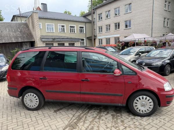 Sarkans Volkswagen Sharan 2007 Rēzekne, ar dzinēja tilpumu 2.00 L un nobraukumu 0 tūkst. km par 3750 €, foto 5 vietnē AUTOMOTO.COM.LV