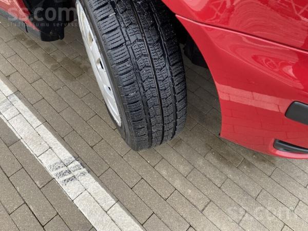 Sarkans Volkswagen Sharan 2007 Rēzekne, ar dzinēja tilpumu 2.00 L un nobraukumu 0 tūkst. km par 3750 €, foto 9 vietnē AUTOMOTO.COM.LV
