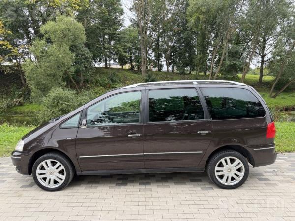 Red Volkswagen Sharan 2007 in Rezekne, with an engine capacity of 2.00 L and mileage of 0 thousand km for 4250 €, photo 10 on AUTOMOTO.COM.LV